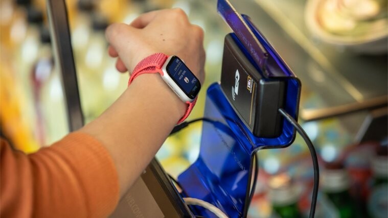 İPhone ve Apple Watch'ta Wallet'a öğrenci kimlik kartı nasıl eklenir